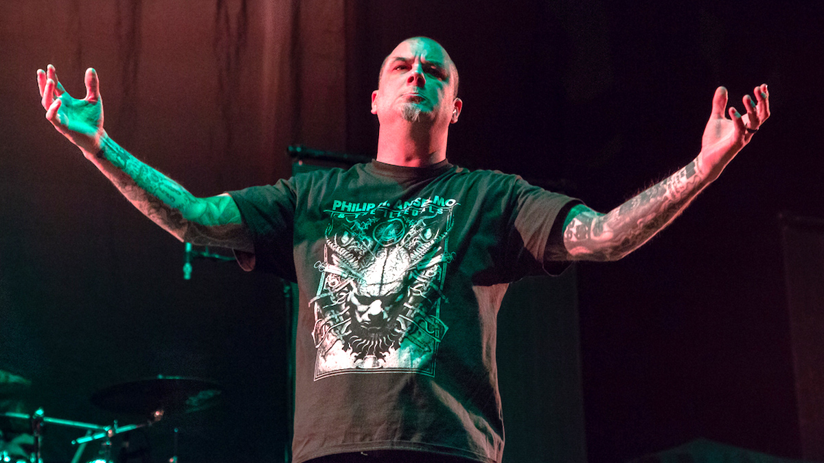 Pantera Play First US Show in 22 Years: Video & Setlist – OAK COVER ...