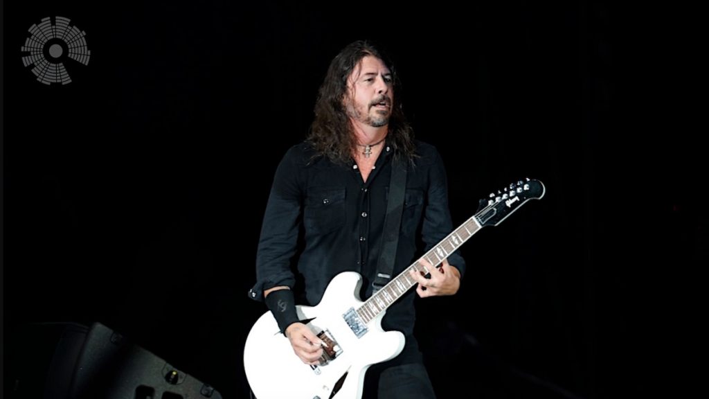 Dave Grohl Dedicates “Everlong” to Late Scream Drummer Kent Stax: Watch ...